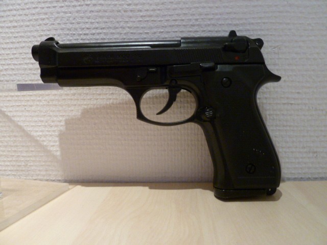 PISTOLET BRUNI MOD 92 CALIBRE 9MM PAK - Articles Defense | Armurerie ...